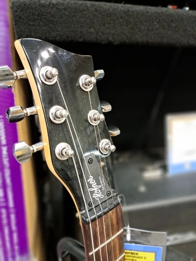 Gear Hunter | HOFNER MINI ELECTRIC GUITAR